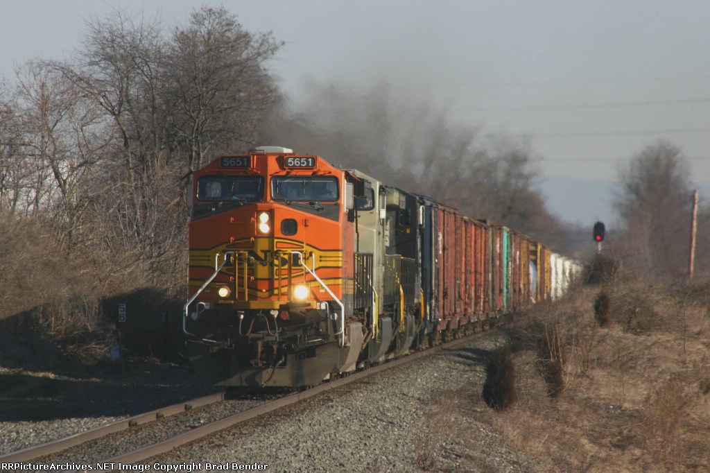 BNSF 5651